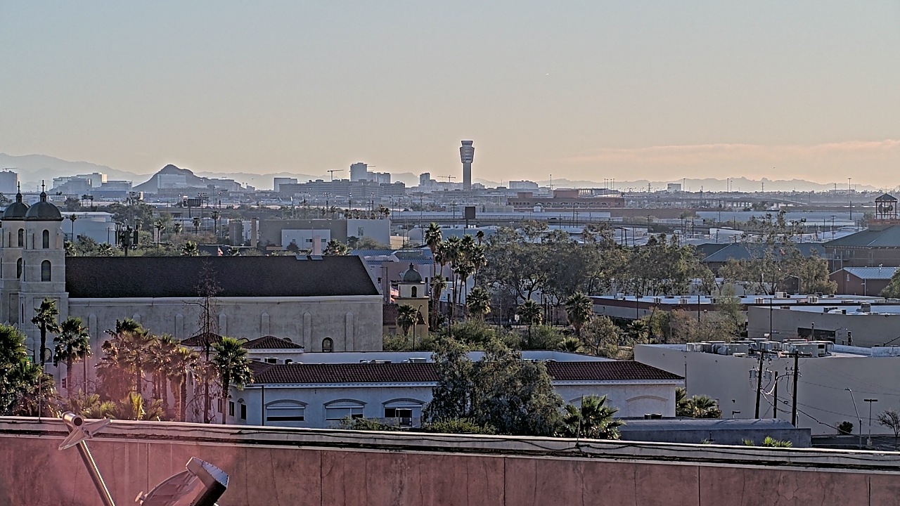 Arizona Science Center Live Weather Cam - 24 Hr Weather Replay ...