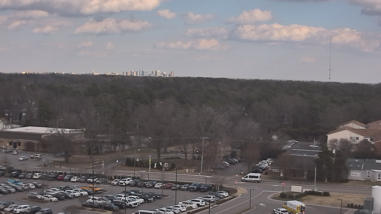 Chippenham Hospital Live Weather Cam - 24 Hr Weather Replay - Richmond ...