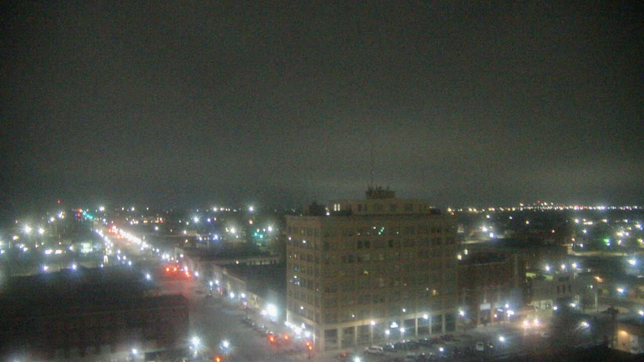 First National Bank-Hutchinson Live Weather Cam - 24 Hr Weather Replay ...