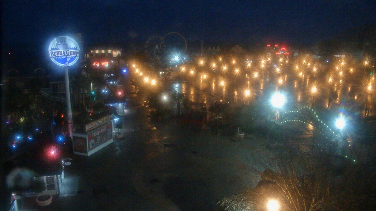 The Boardwalk Inn Live Weather Cam - 24 Hr Weather Replay - Kemah ...