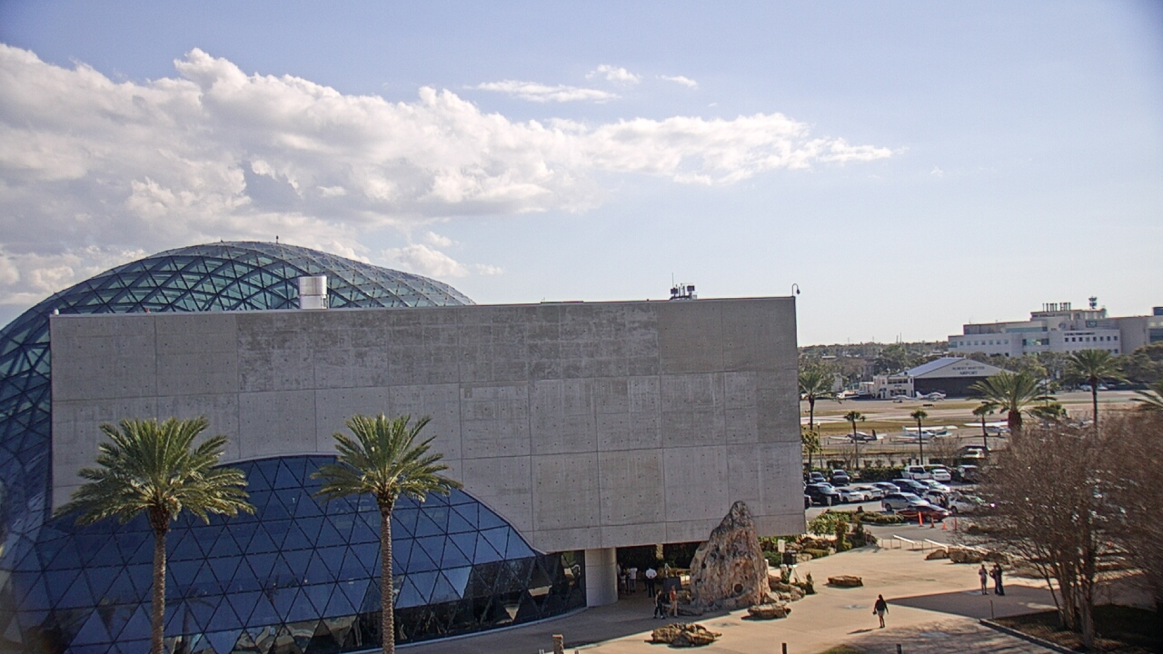 Mahaffey Theater Live Weather Cam - 24 Hr Weather Replay - St ...